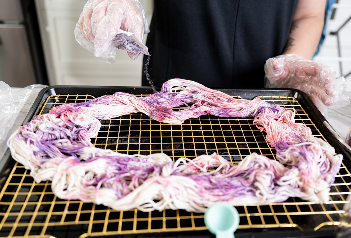 24/7 Cotton Ready-To-Dye Hank - 100g - Lion Brand – Len's Mill