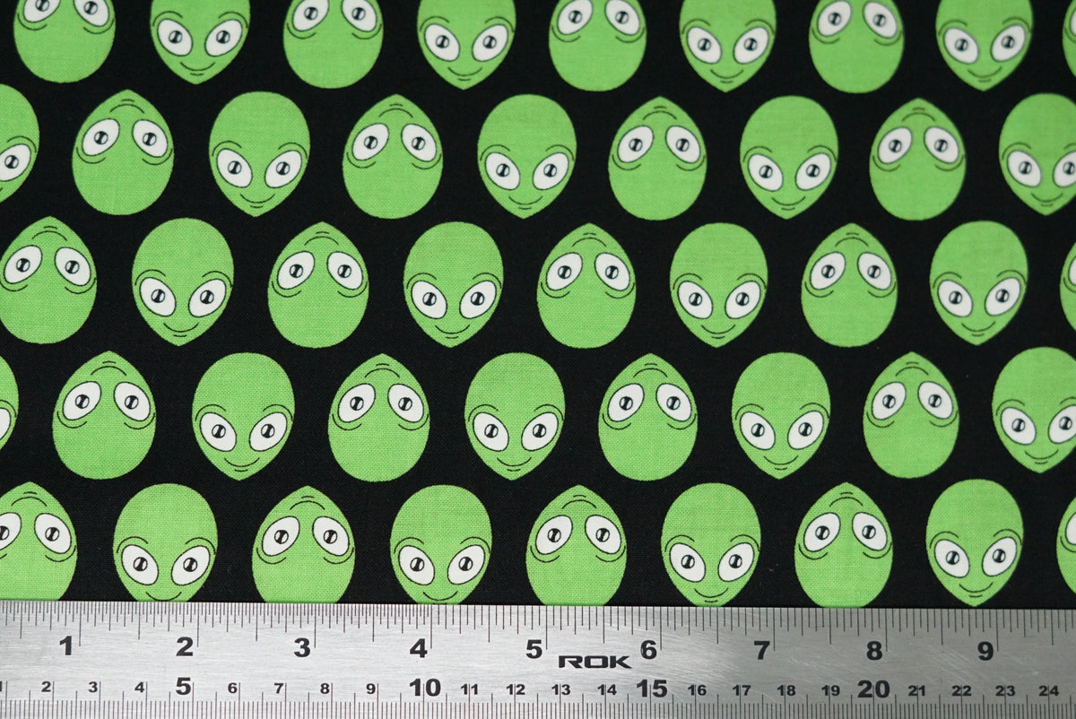 Amazing Aliens - 44/45" - 100% Cotton – Len's Mill